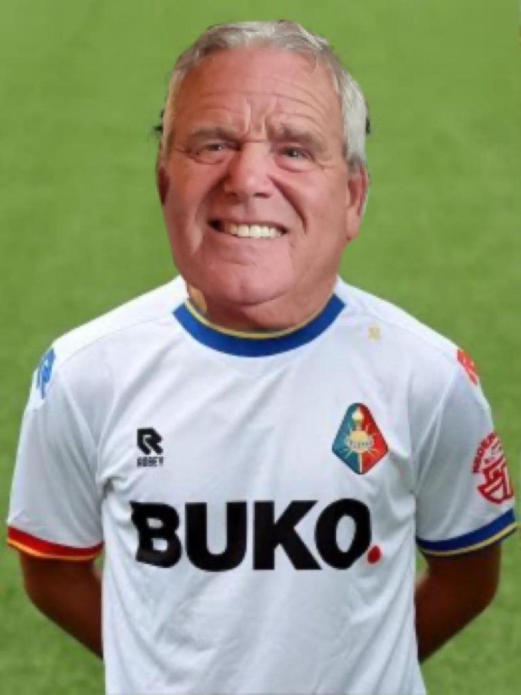 Grijns.